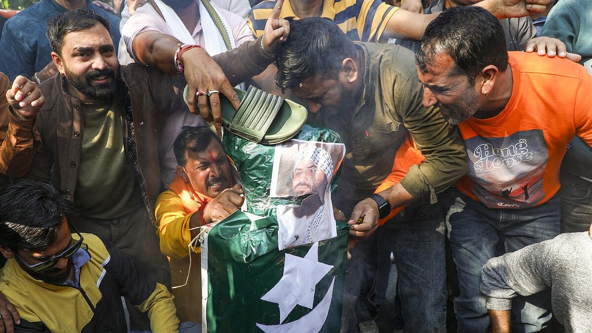 Shiv Sena (UBT), Bajrang Dal hold anti-Pakistan protests in Jammu after ...