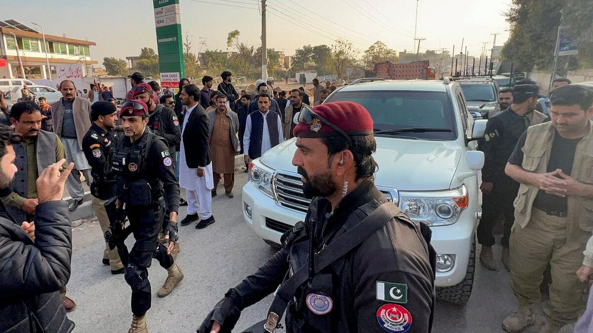 Pakistan Politics: KP CM Stages 16-Hour Sit-In for Imran Khan