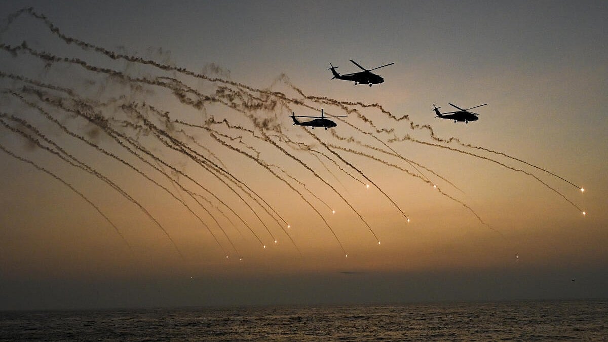 Indian Navy Displays Combat Power in Kerala: INS Vikrant, 32 Aircraft ...