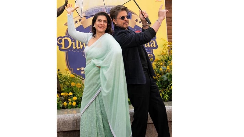 Shah Rukh Khan & Kajol Unveil Iconic ‘DDLJ’ Bronze Sculpture at London ...