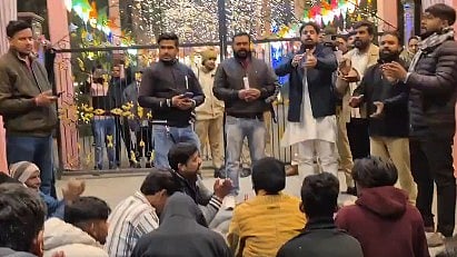 Modi Joins Christmas Service as Disruptions Mar Celebrations