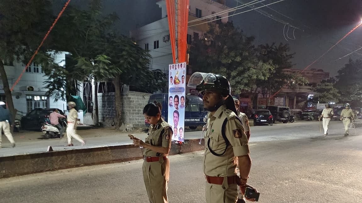 Bullet from gunman of MLA's aide killed Congress worker in Ballari ...