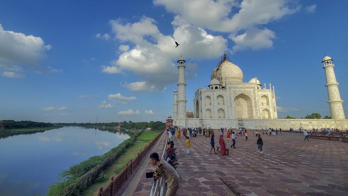 Hindu Mahasabha Demands Ban on Sufi Urs at Taj Mahal