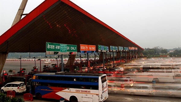 Vehicle Transfer NOC Blocked for Pending Toll Dues: New Rules 2026
