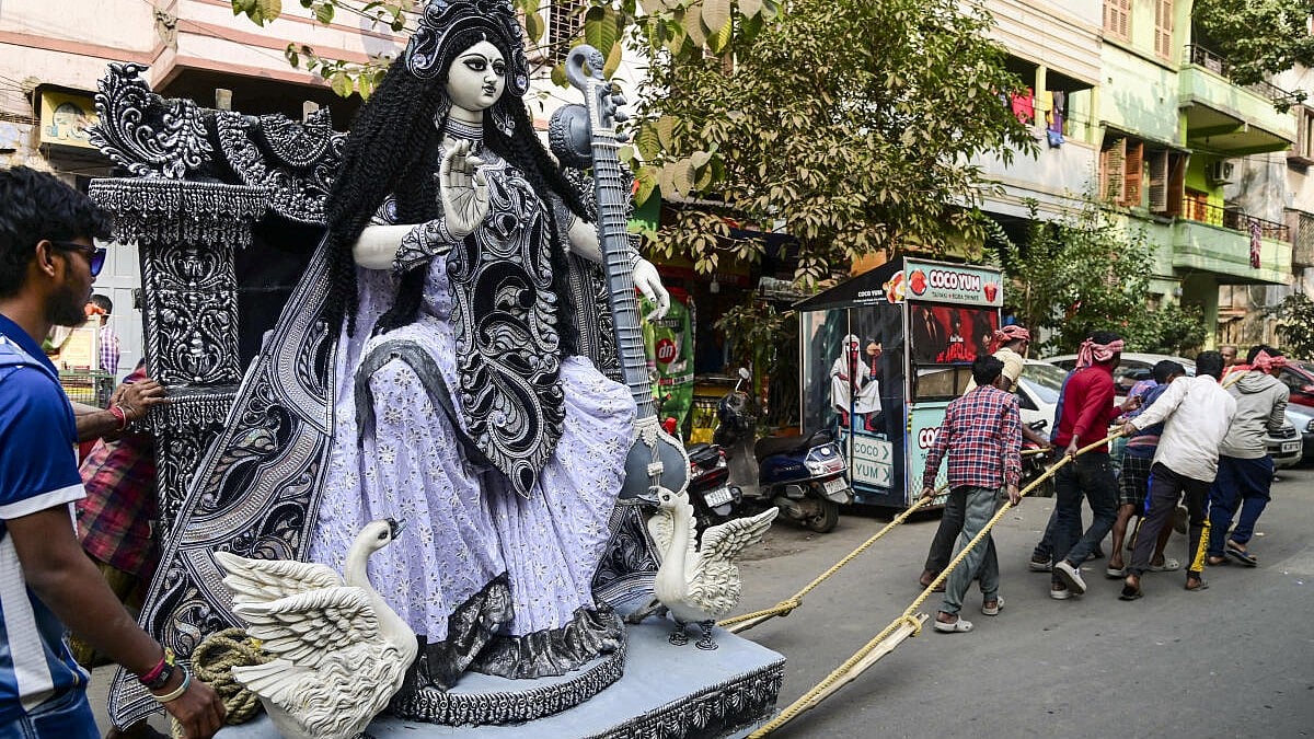 Saraswati Puja Politics: SIR Controversy in Bengal Pandals