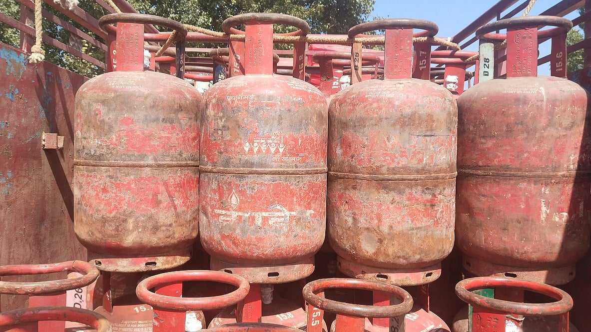 Illegal LPG Cylinders: 45 gas cylinders seized in Bengaluru Peenya shop
