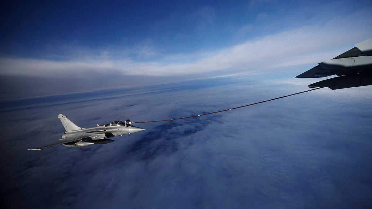 Fighter Jet Ejection: 4-Second Lifesaving Process Risks