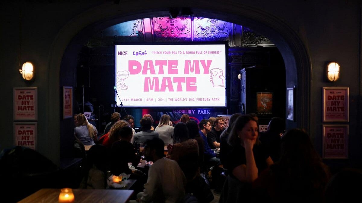 Dating trends London: PowerPoint pitches replace apps in pub matchmaking