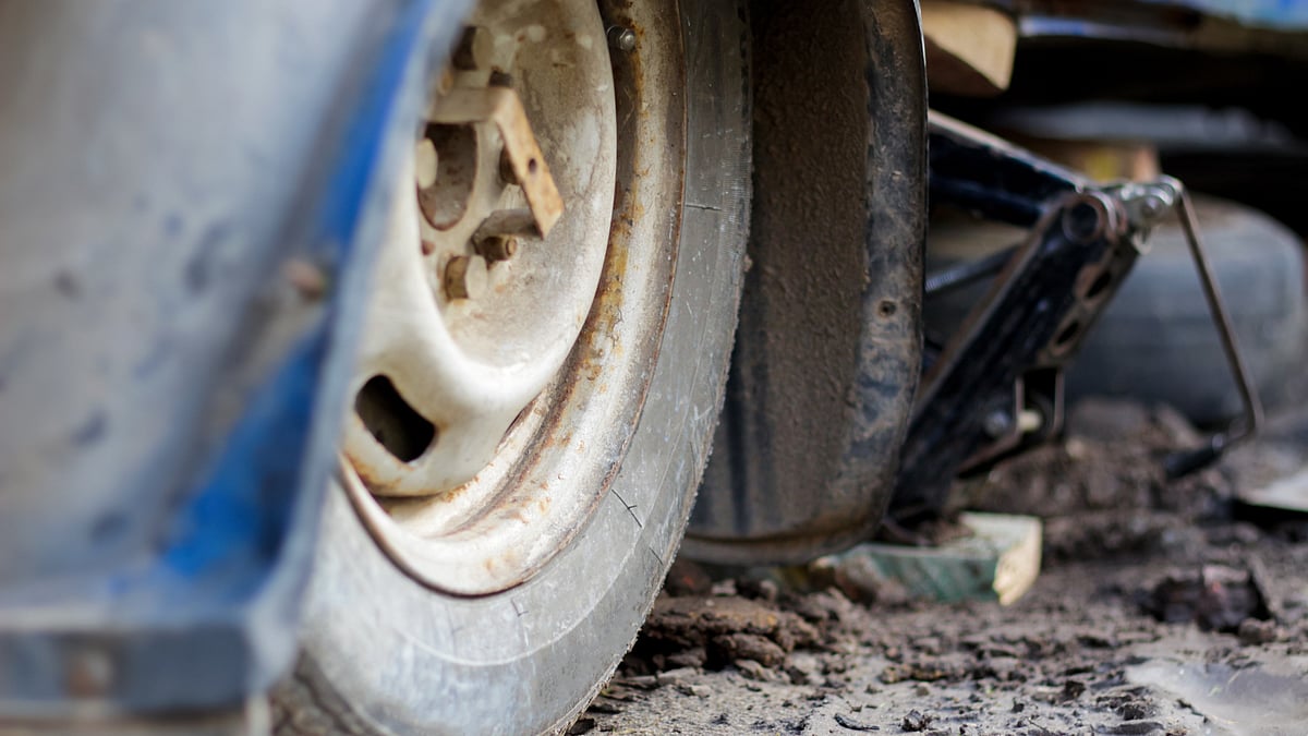 Nashik tragedy: 9 of family killed as car plunges into open well