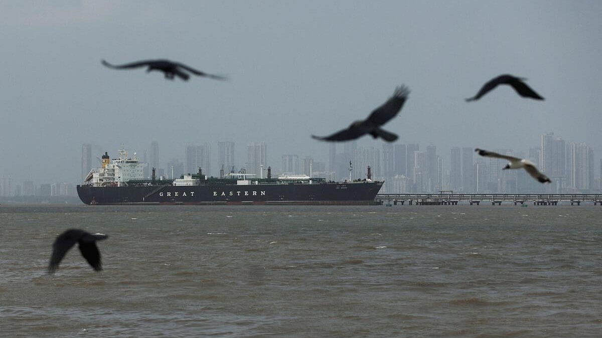 Strait of Hormuz: India denies Iran payment claims after firing 2026