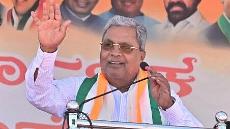 Hijab order: Siddaramaiah says no saffron shawls in classrooms