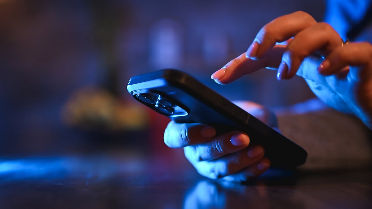 Smartphone brands rethink India strategy as storage chip costs soar