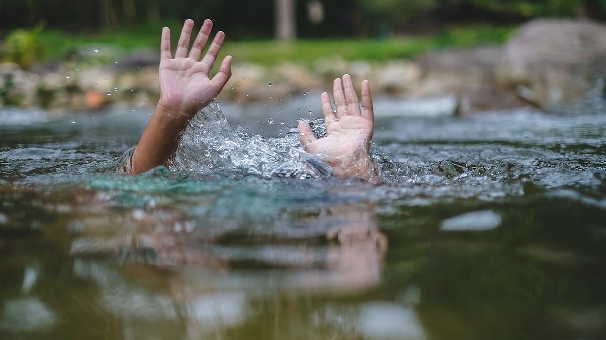 Tungabhadra river: Five drown near Mantralaya during rescue attempt