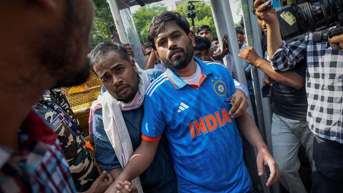 'Tell them we are not scared': Abhijeet Dipke says as CJP holds protest ...