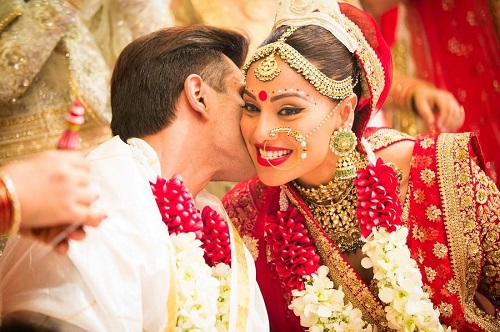8 weird Indian wedding rituals