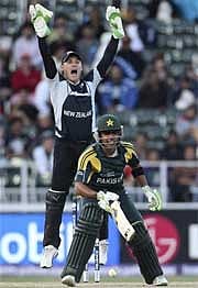Taufel apologises to Akmal