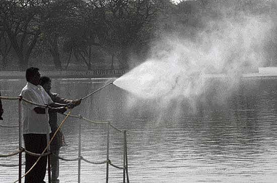 Solvent to make Ulsoor Lake smell pleasant