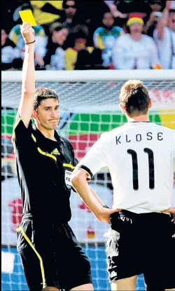 FIFA changes yellow card rule