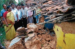 Oppn leader Motamma visits rain-hit areas