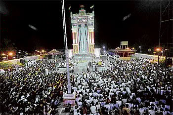 Venoor soaked in colours of devotion