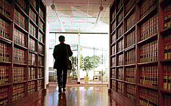 Traditional archives rule over online ones