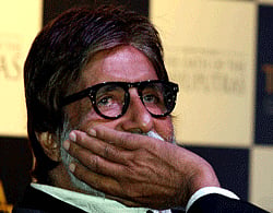 Big B turns quizmaster, asks fans to find fault