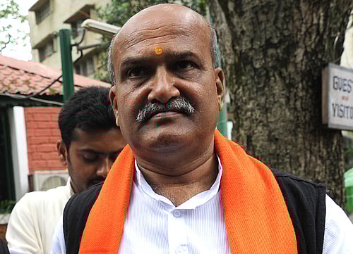 Controversial right wing outfit chief Pramod Muthalik joins BJP