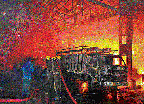 Toll in AP cracker manufacturing unit explosion climbs to 17