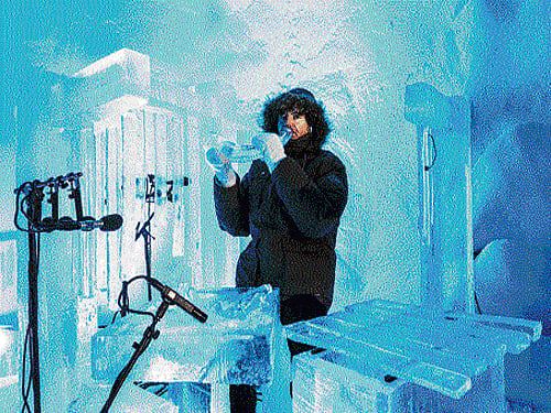 Frozen notes come alive