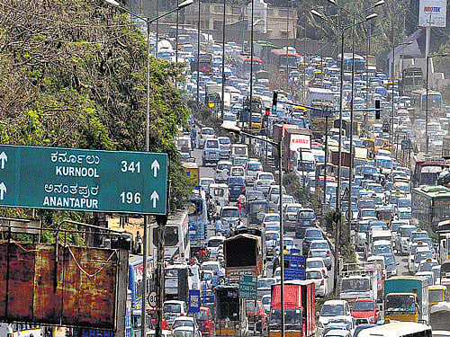 Living near noisy road raises risk of early death, stroke