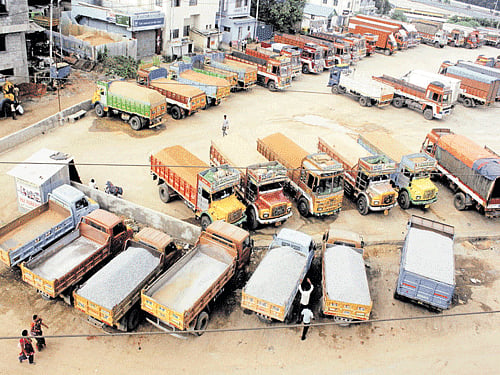 Truckers' stir proves a damp squib in City