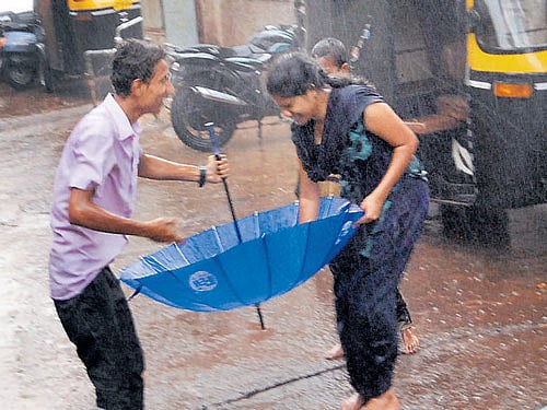 Heavy showers lash Ramdurg taluk