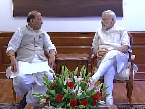 PM chairs meet with top Ministers and officials on Kashmir