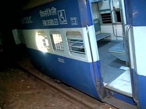 Mahakaushal Express derails, 52 passengers injured