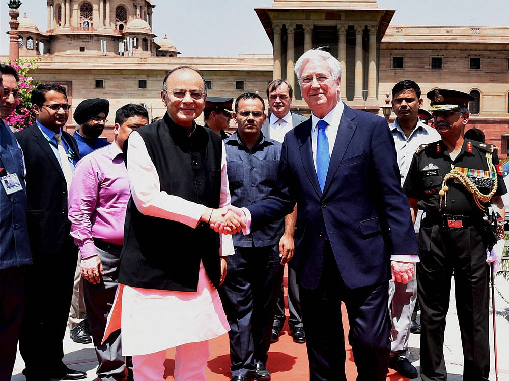 India-UK ink deal on defence industries