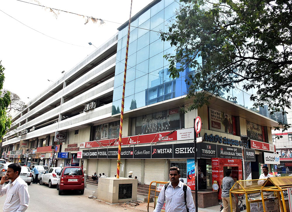 Once a cinema hub, Gandhinagar no longer a draw for movie business