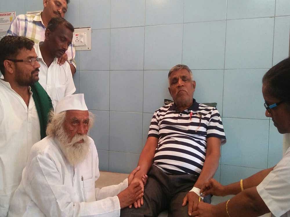 Writer fasting for separate Chikkodi district takes ill