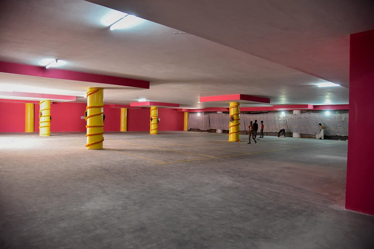 CM inaugurates half-finished projects in city