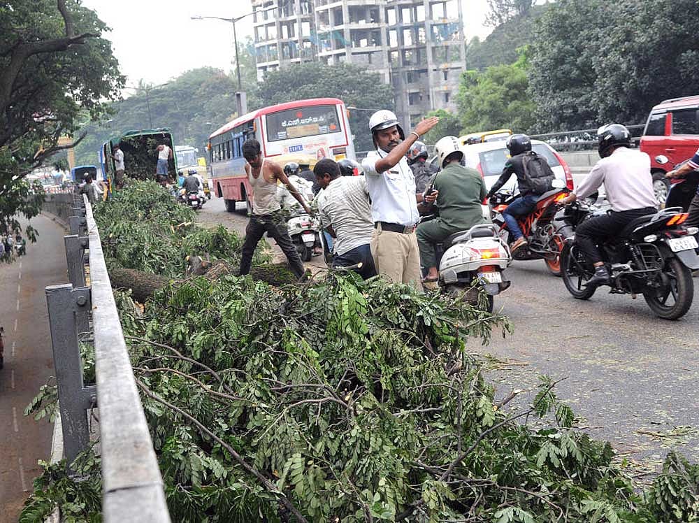 One side of Sirsi Circle flyover shut from today