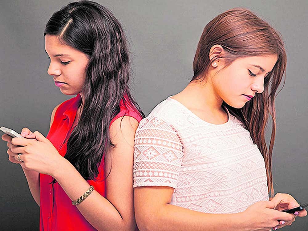 1 in every 3 women receives inappropriate calls, SMS