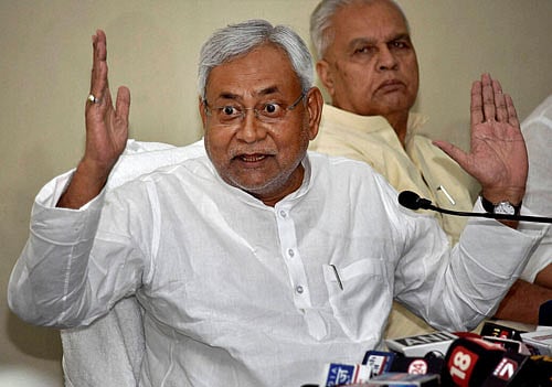 Nitish brushes away speculation over colouring lotus