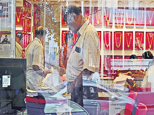 Tax raids on Rajesh Exports, Shubh Jewellers