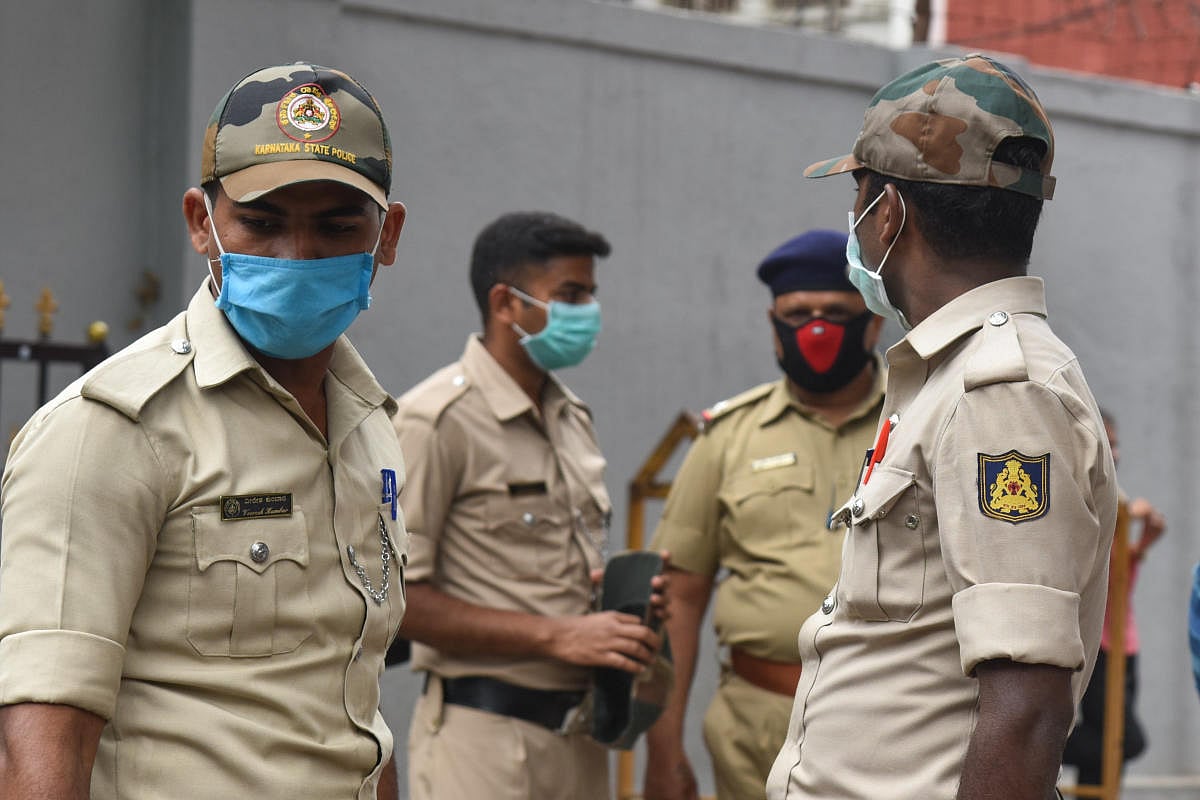 Bengaluru police forms 500 teams to track 43,000 foreign returns