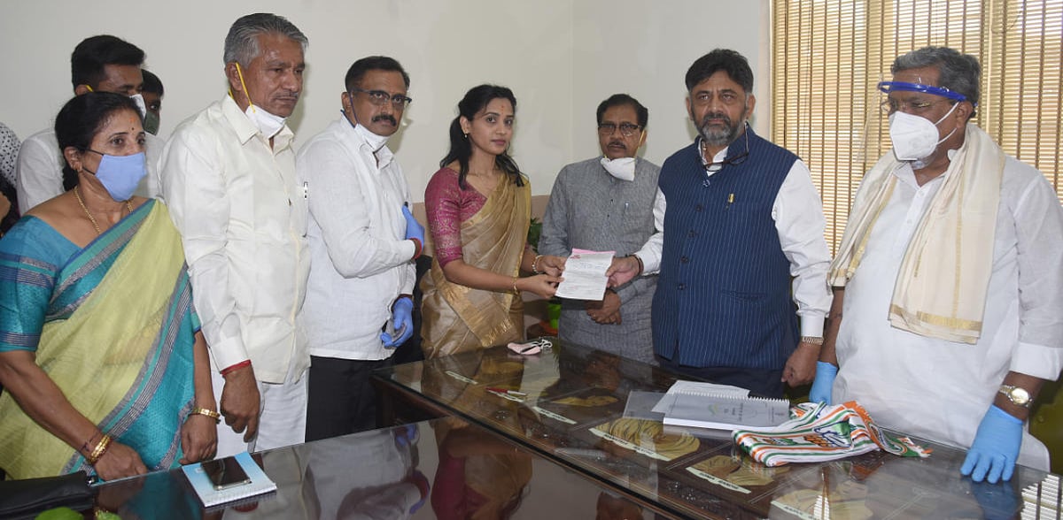 Wife of late IAS officer D K Ravi joins Congress