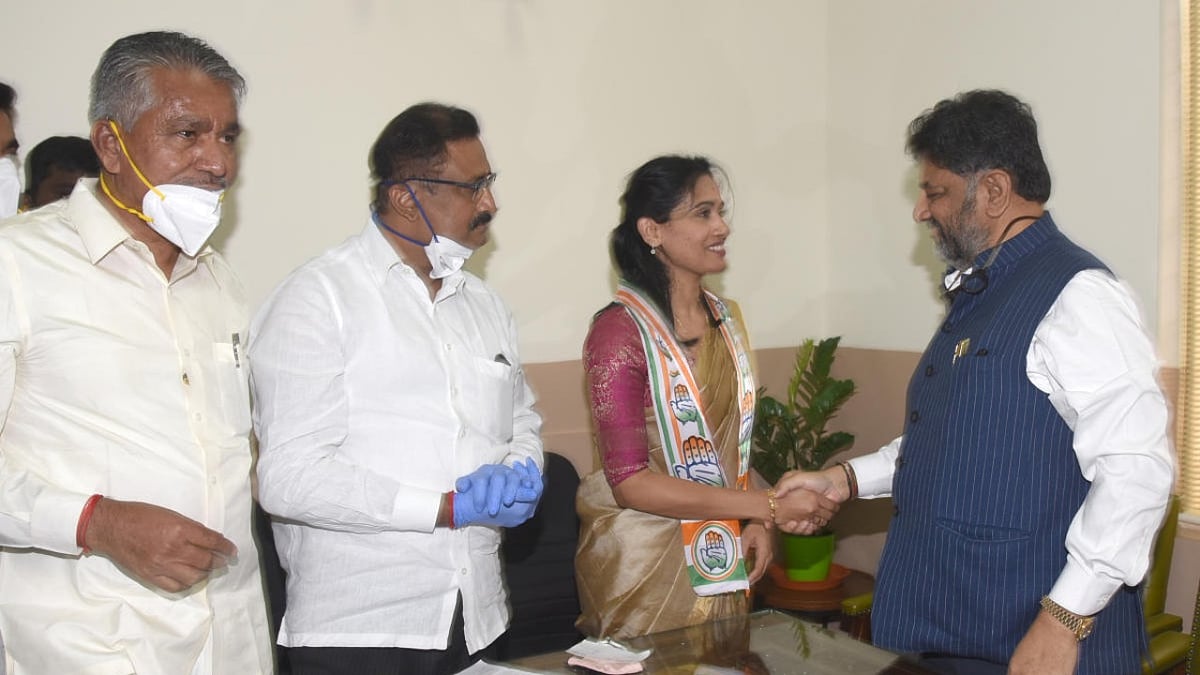 Karnataka bypolls: Congress banks on Kusuma Hanumantharayappa to retain ...