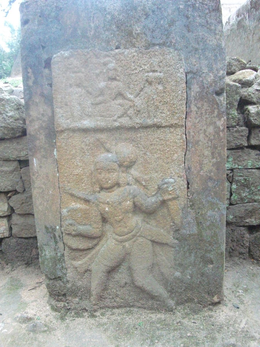 Hero stones for the bravehearts