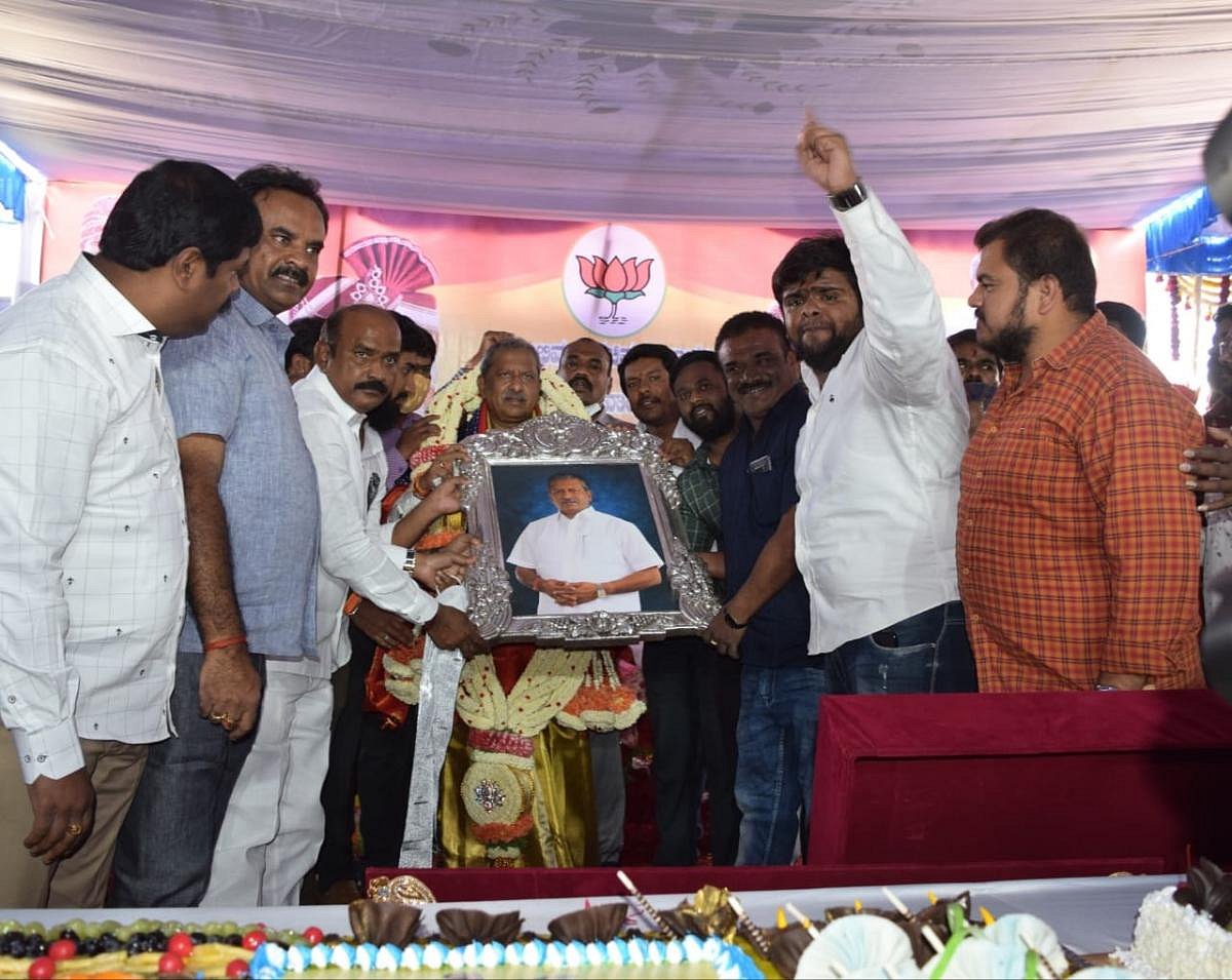 Blood donation, orphanage visits on Byrathi Basavaraj's birthday