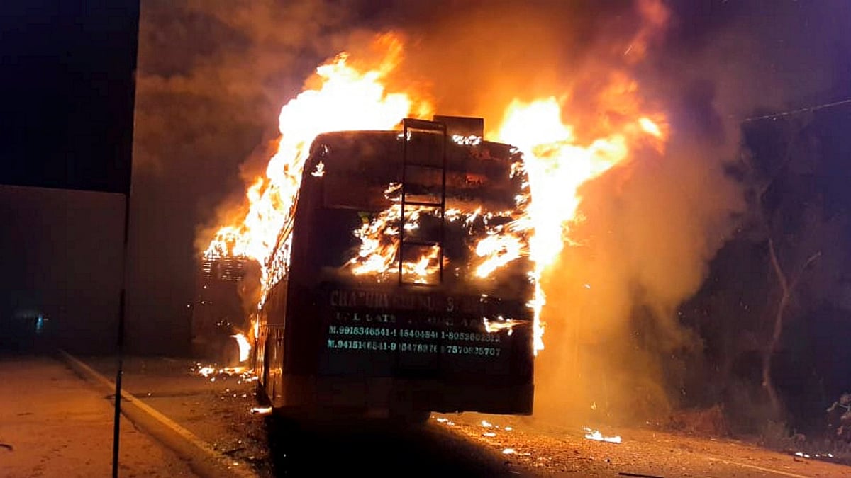 Fire in Ranchi-bound bus, all 40 passengers rescued