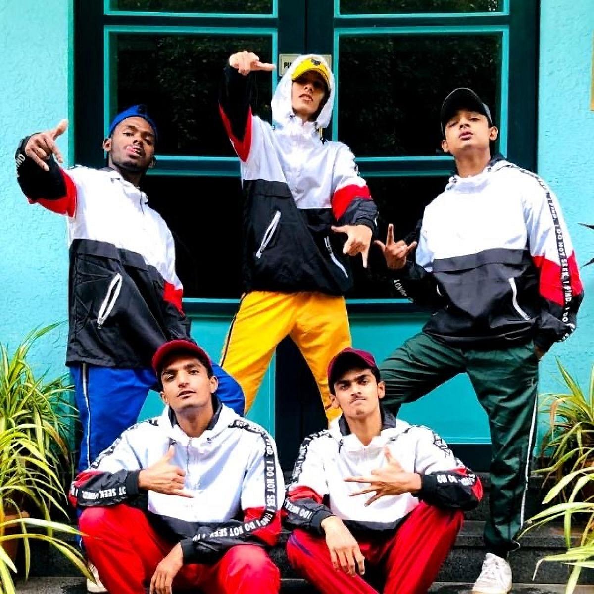 Dancers rehearsing through pandemic