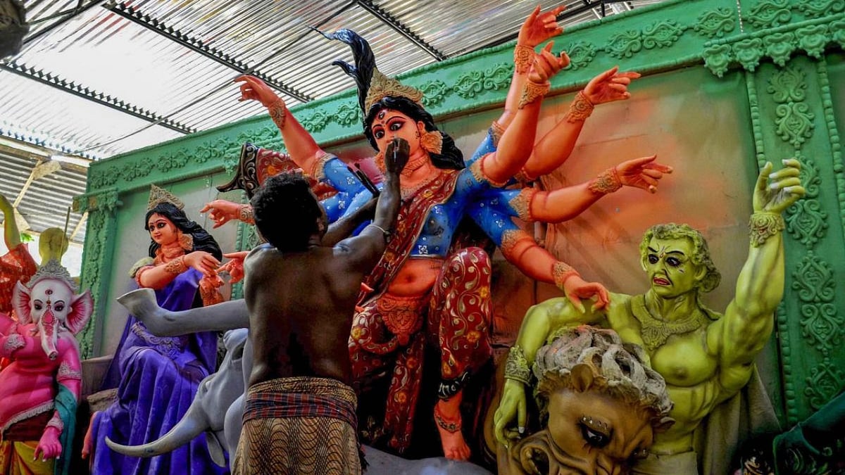 5 century-old Durga Puja, started by royal family, remains big draw in ...
